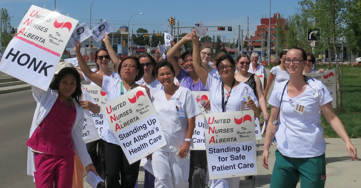 Nurses stand up for safe patient care - UNA
